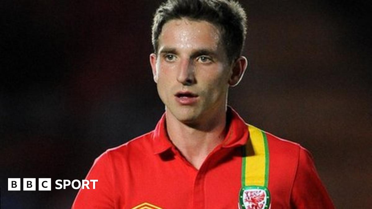 Joe Allen injury a big blow for Wales, says Iwan Roberts - BBC Sport
