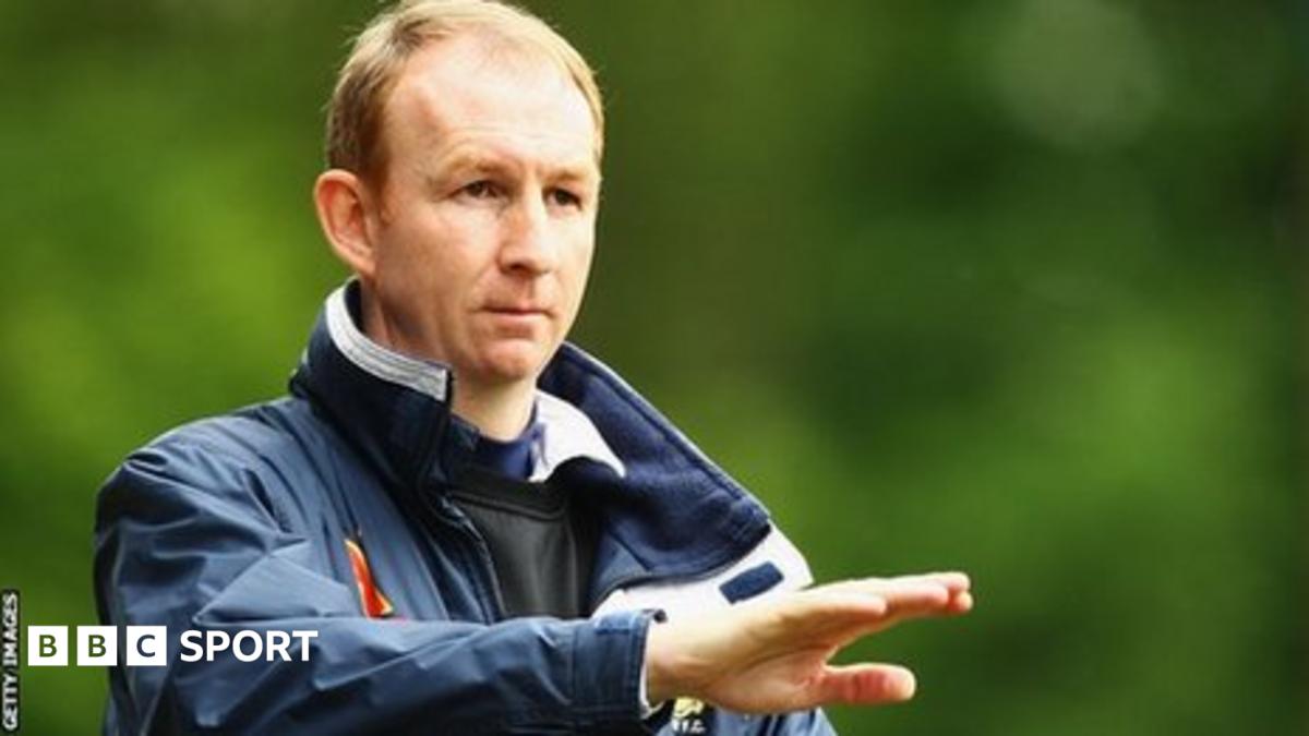 Torquay boss Alan Knill hopes good performances will continue - BBC Sport