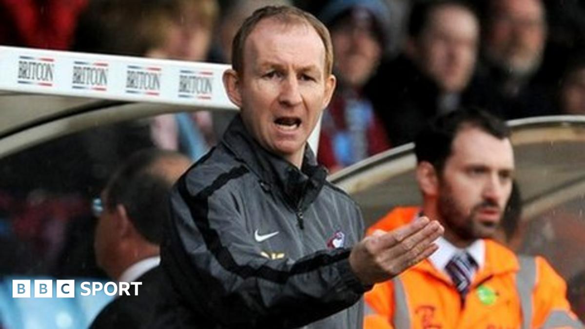 Alan Knill 'delighted' at first Torquay United victory - BBC Sport