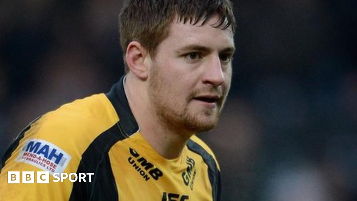 Salford & Castleford swap Ryan Boyle & Jacob Emmitt - BBC Sport