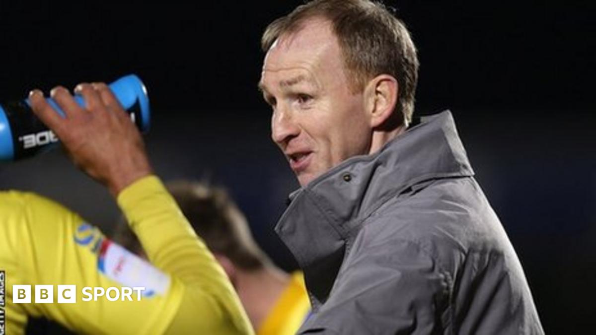 Alan Knill: Torquay boss confident Gulls will survive the drop - BBC Sport