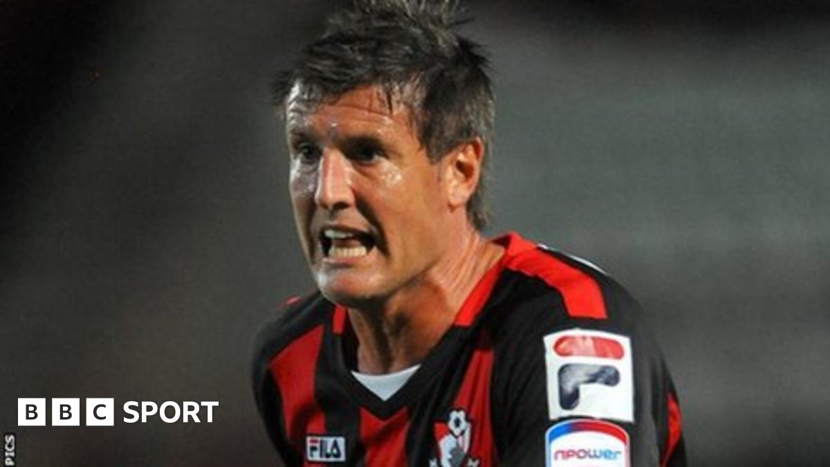 Steve Fletcher: AFC Bournemouth legend announces retirement - BBC Sport