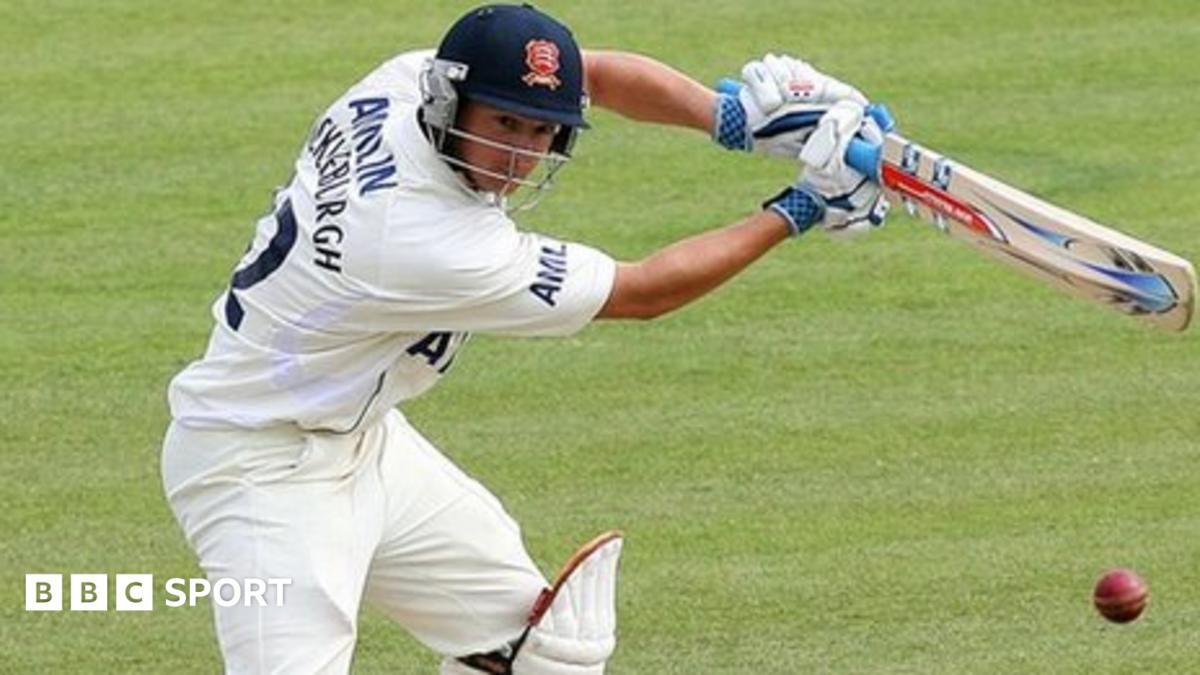 Essex v Leicestershire: Jaik Mickleburgh scores ton for hosts - BBC Sport
