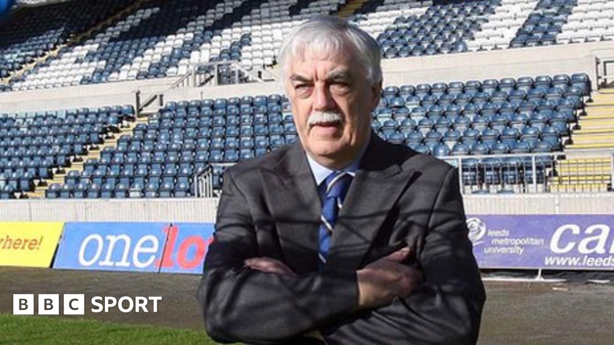 Linfield mourn former secretary Derek Brooks - BBC Sport