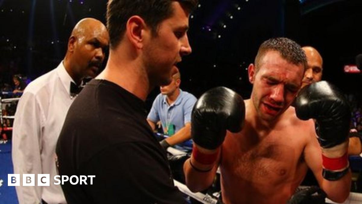 Lee Purdy lasts seven rounds against Devon Alexander - BBC Sport