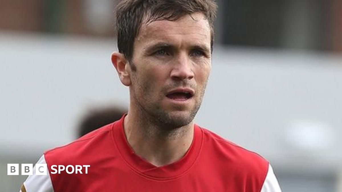 Fleetwood Town: Johnson, Gillespie & Rose on transfer list - BBC Sport