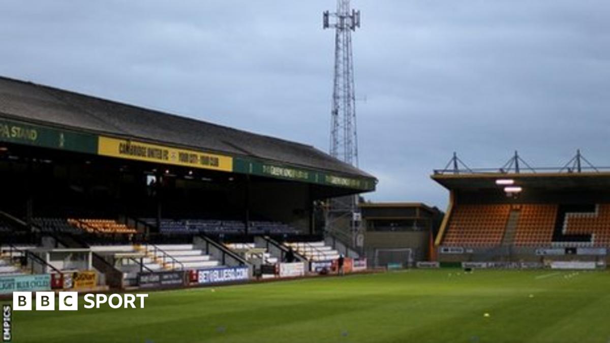 Cambridge United release defender Jonathon Thorpe - BBC Sport