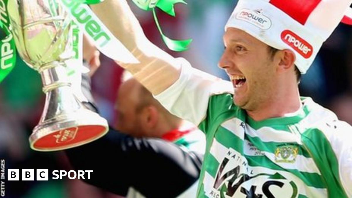 Yeovil Town: Gavin Williams among three to leave Glovers - BBC Sport