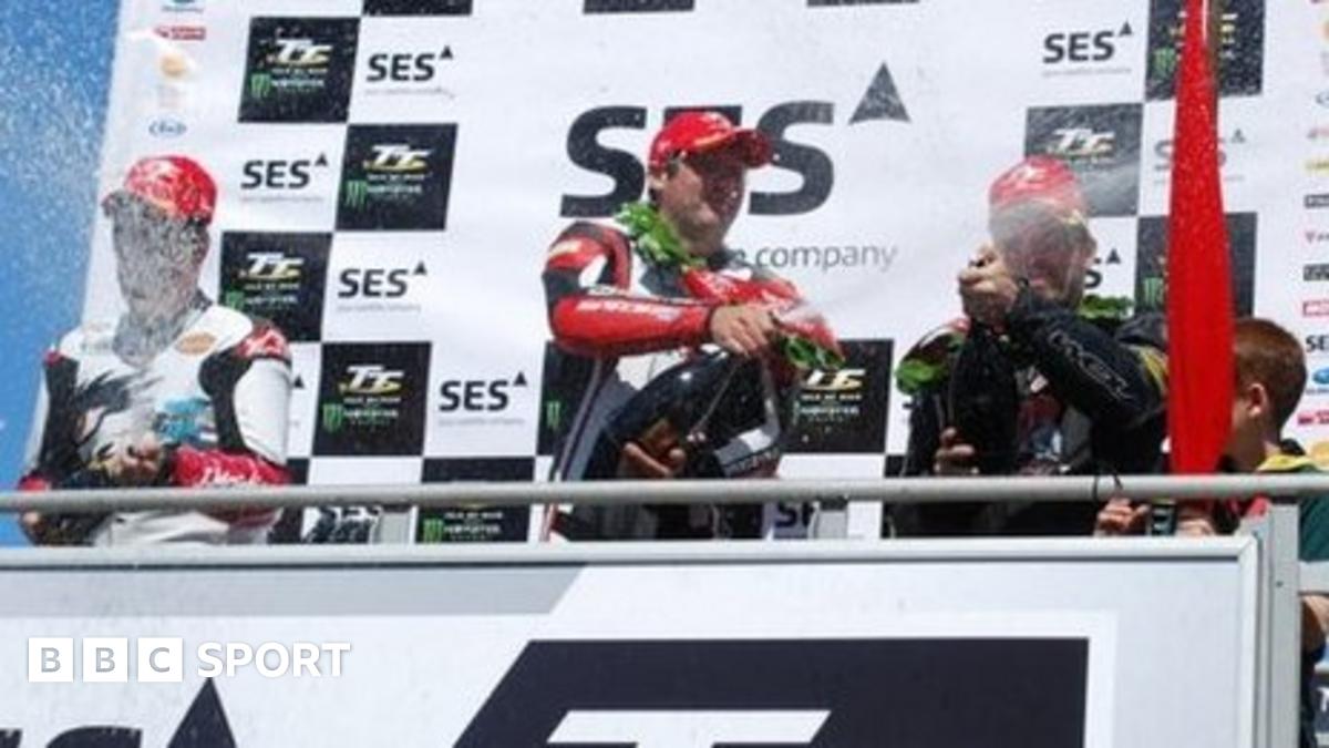 Isle of Man TT: Michael Rutter wins third TT Zero - BBC Sport