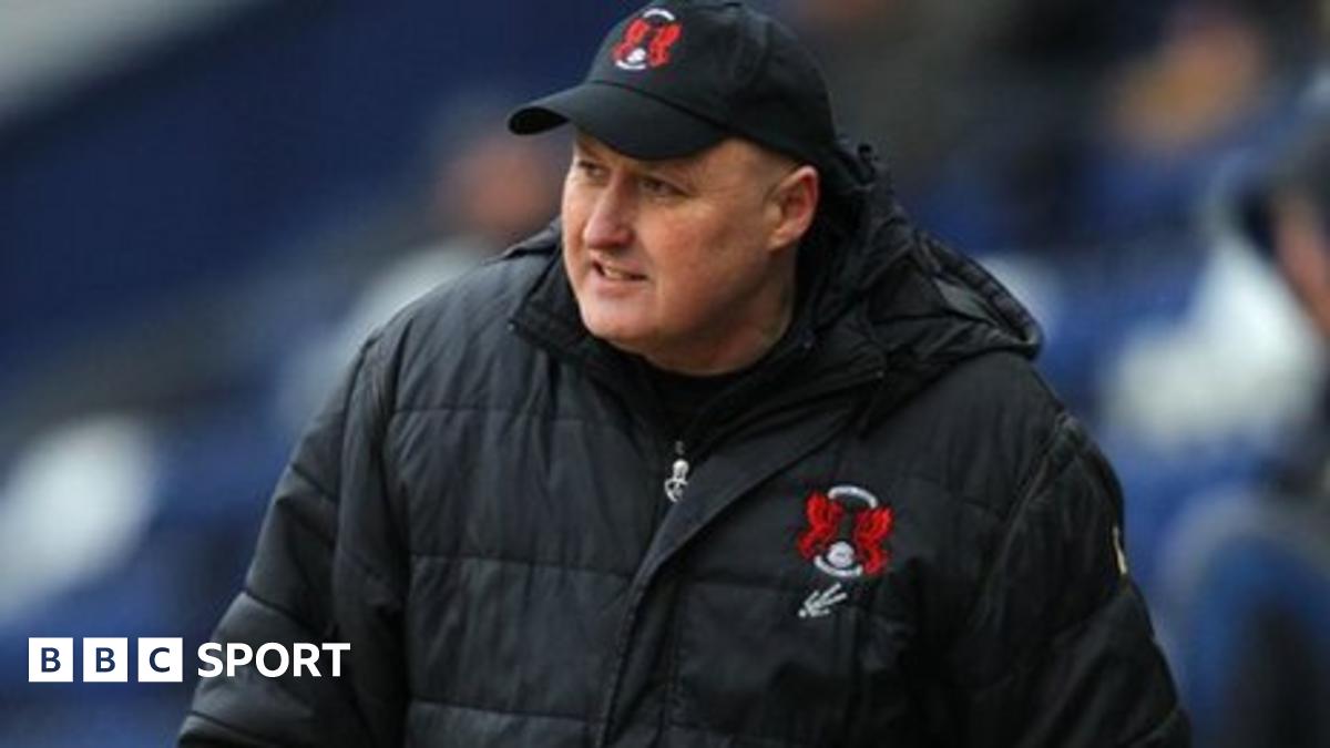Russell Slade: Leyton Orient manager extends contract - BBC Sport