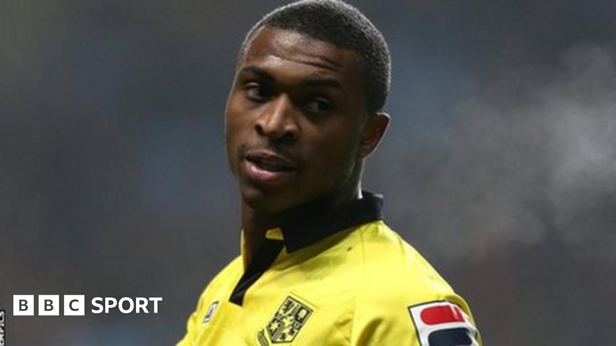 David Amoo: Ex-Liverpool striker signs Carlisle deal - BBC Sport