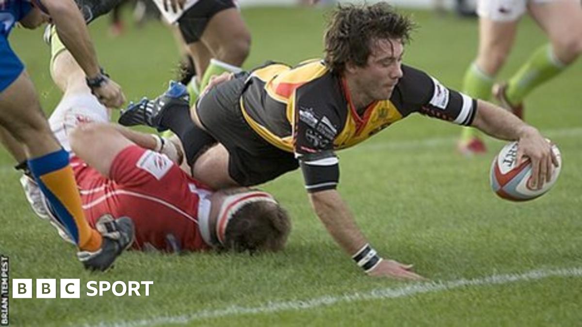 Jonny Bentley: Gloucester sign Cornish Pirates fly-half - BBC Sport