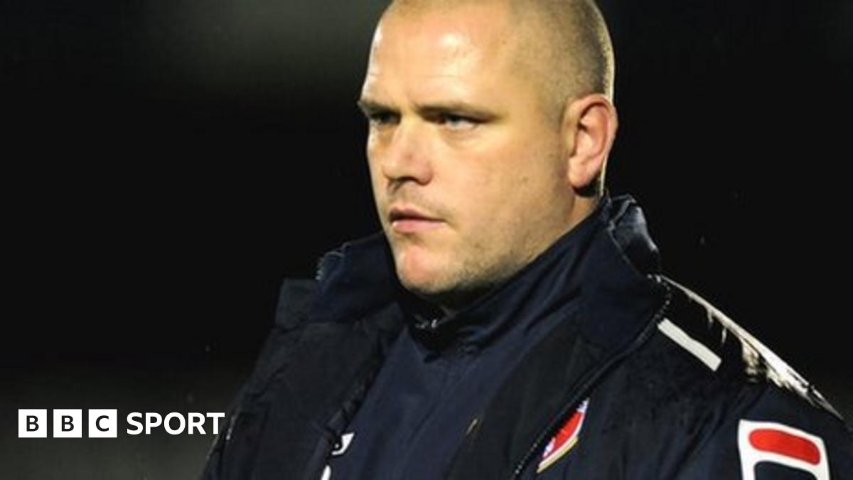 Morecambe sign Alex Kenyon after Stockport's relegation - BBC Sport