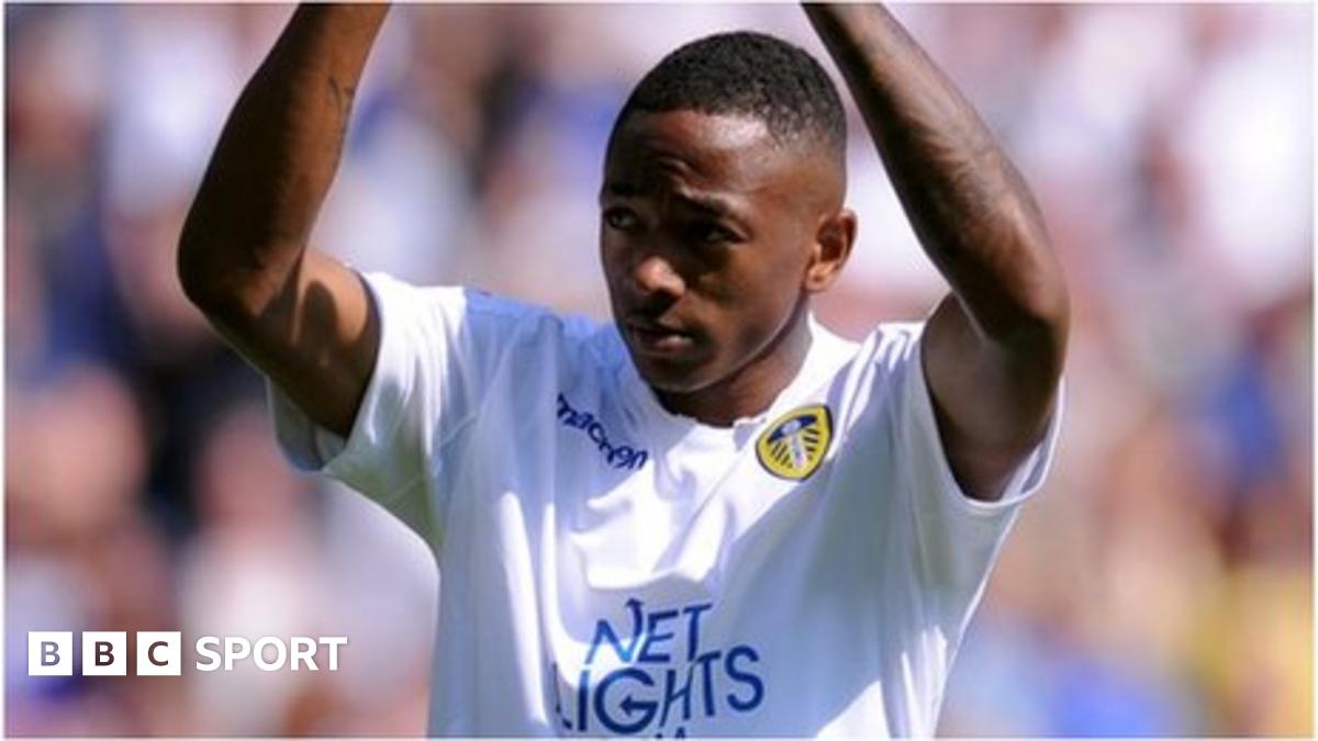 Arsenal winger Sanchez Watt signs for Colchester United - BBC Sport