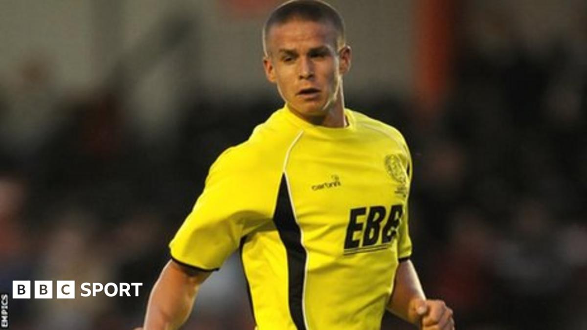 Welling sign Callum Webb and Doug Bergqvist - BBC Sport