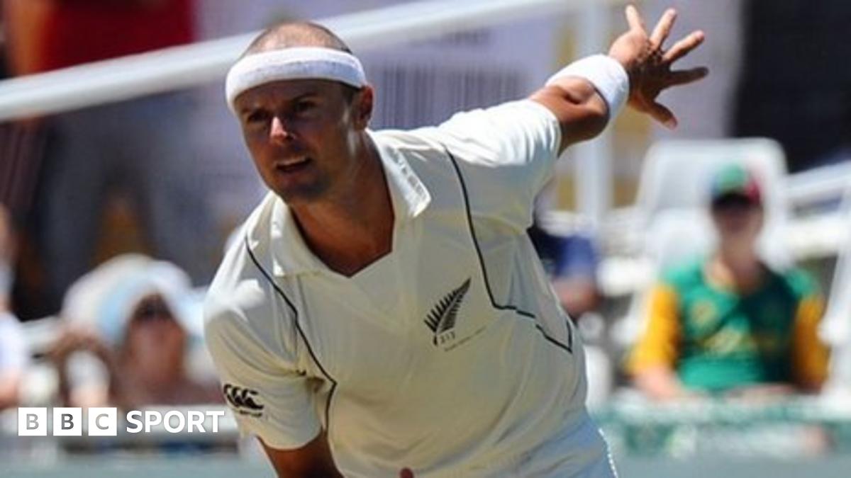 Chris Martin: New Zealand pace bowler retires at 38 - BBC Sport