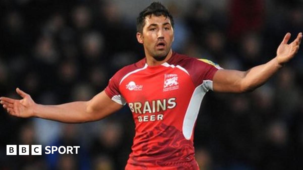 Gavin Henson and Carl Fearns fined by Bath for bar incident - BBC Sport