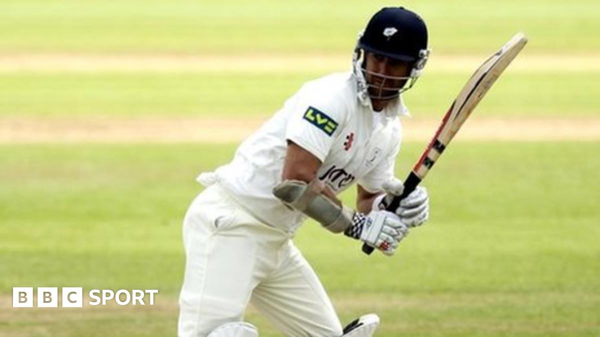 Derbyshire v Yorkshire: Alex Lees and Phil Jaques hit tons - BBC Sport
