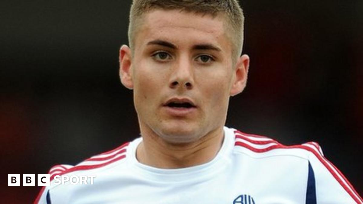 Joe Riley: Bolton full-back 'out for months' with knee injury - BBC Sport