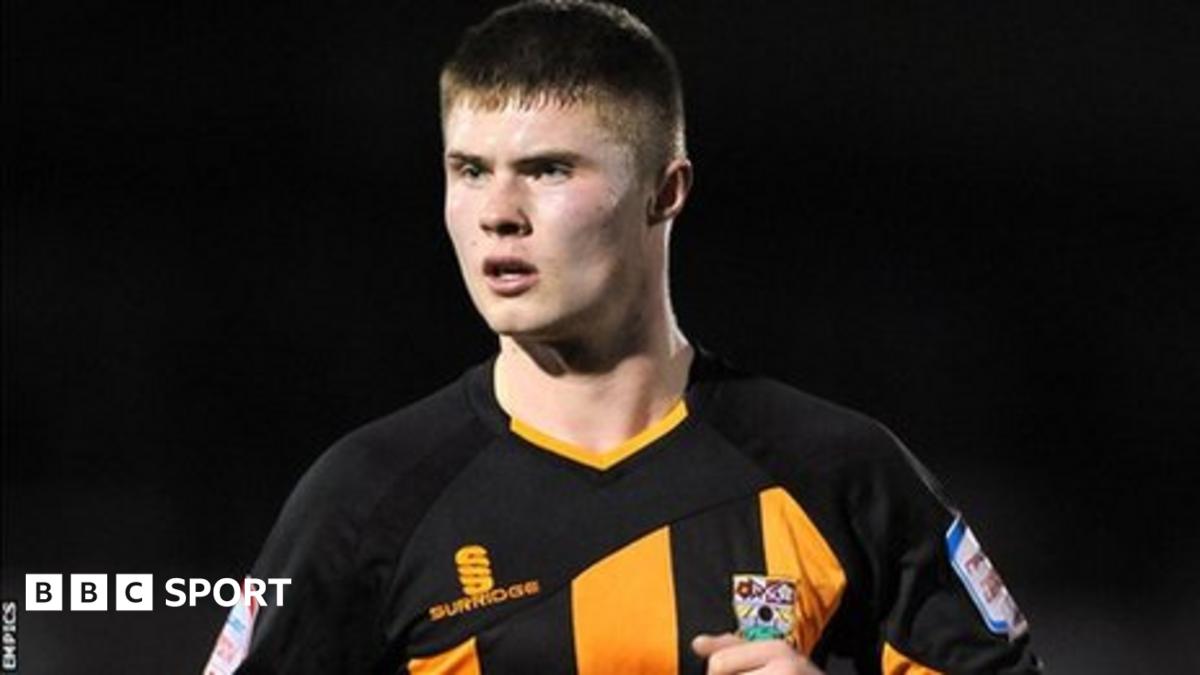 Barnet: Elliot Johnson and Luke Gambin extend contracts - BBC Sport