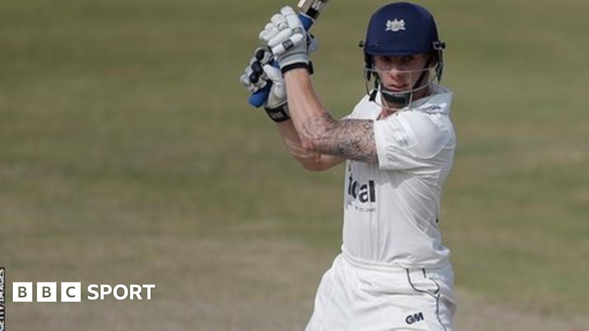 Northants v Gloucestershire: Chris Dent hits ton in draw - BBC Sport