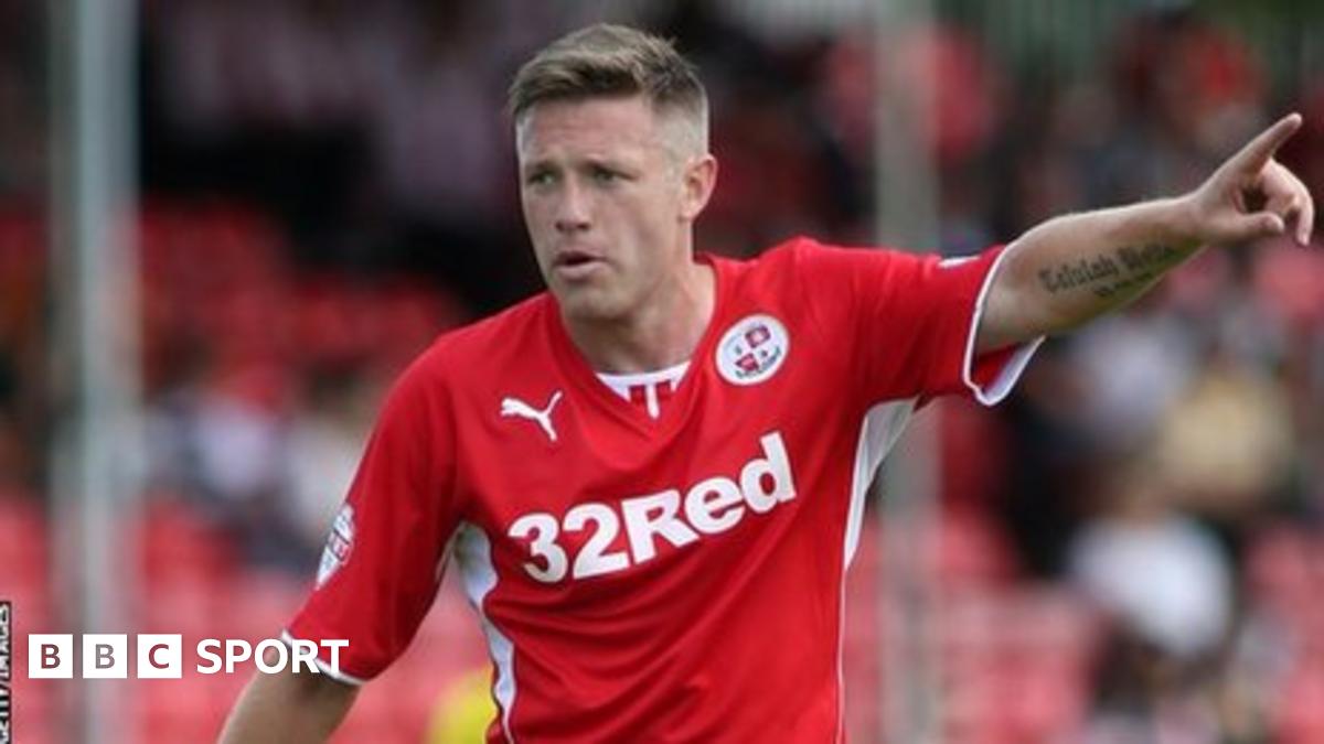 Gary Alexander: Crawley striker wants consistent performances - BBC Sport