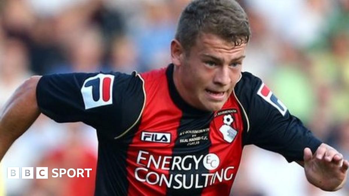 Ryan Fraser: Eunan O'Kane hails Bournemouth team-mate - BBC Sport