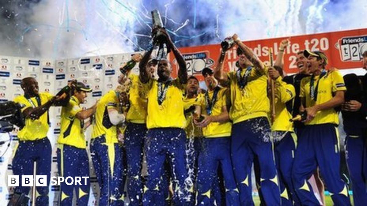 Hampshire: Giles White comfortable with T20 favourites tag - BBC Sport