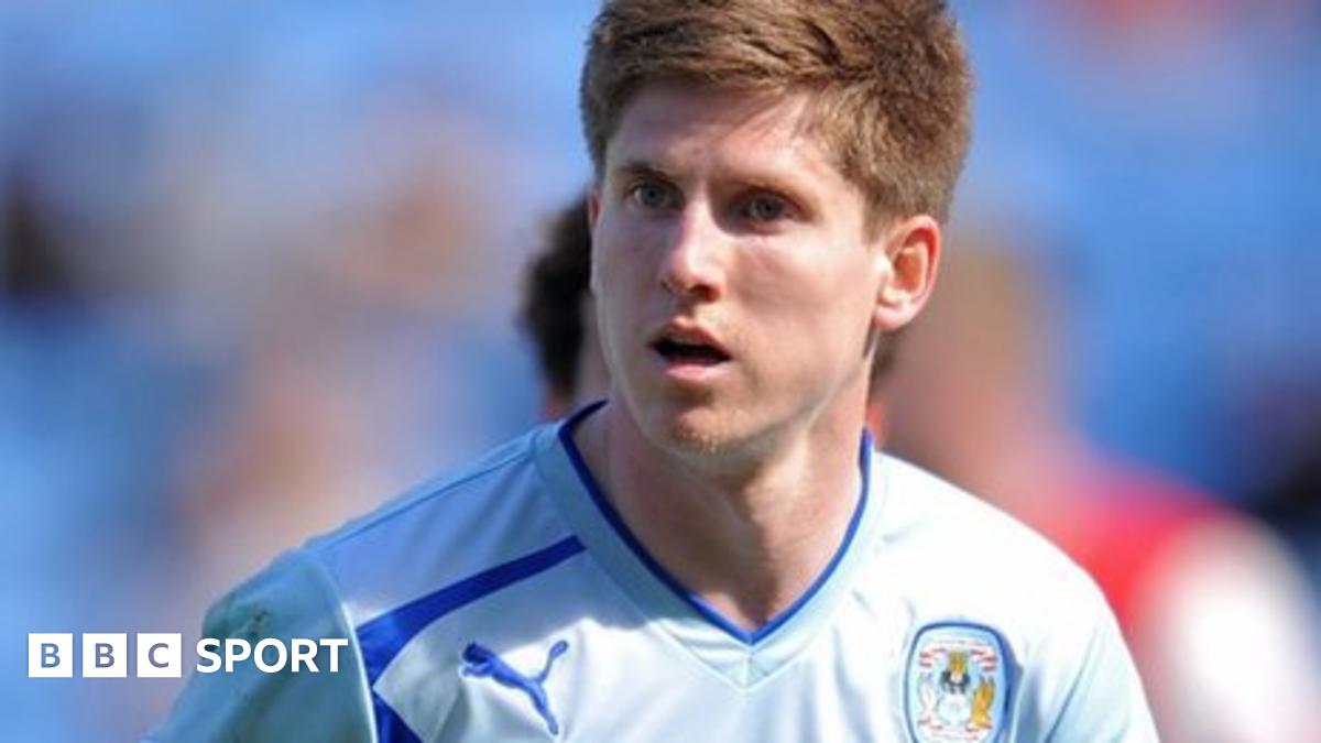 Oldham Athletic: Danny Philliskirk signs two-year contract - BBC Sport