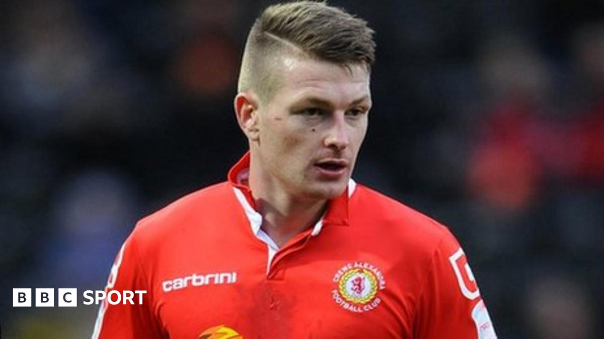 Adam Dugdale: Tranmere Rovers loan Crewe Alexandra defender - BBC Sport