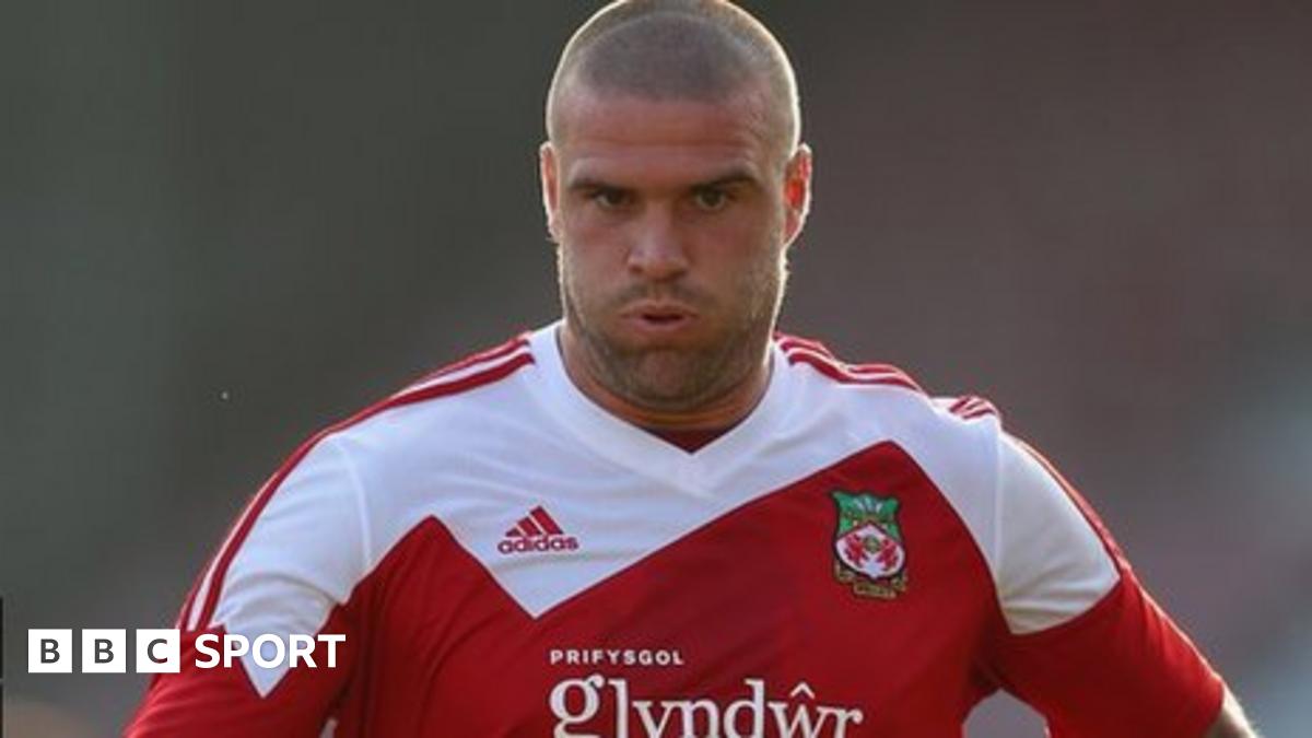Wrexham defender Mark Creighton suffers fresh injury blow - BBC Sport