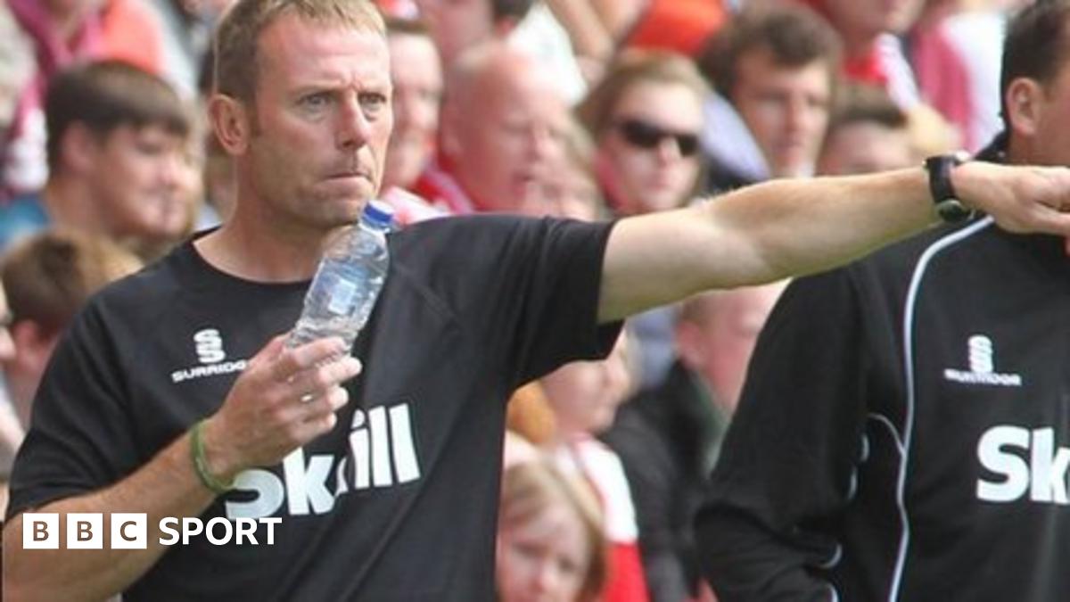 Wrexham 'under pressure' says assistant manager Billy Barr - BBC Sport