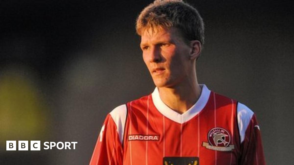 Paul Downing: Walsall defender signs contract until 2015 - BBC Sport