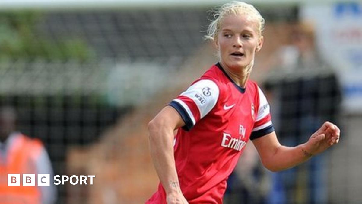 England's Katie Chapman queries FA stance on motherhood - BBC Sport
