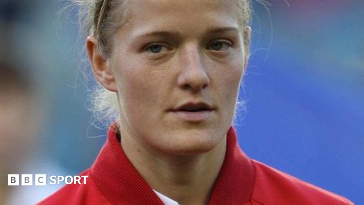 Arsenal Ladies: FA deducts points after Chapman sub appearance - BBC Sport