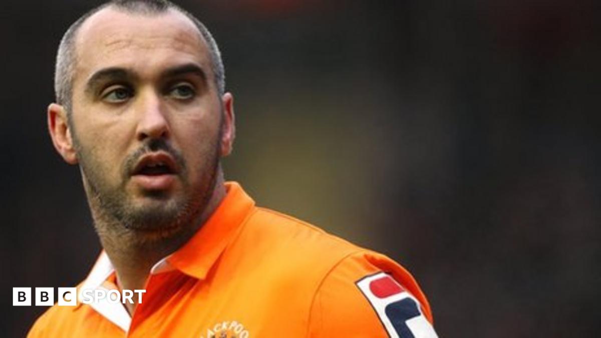 Gary Taylor-Fletcher: Leicester City sign ex-Blackpool striker - BBC Sport