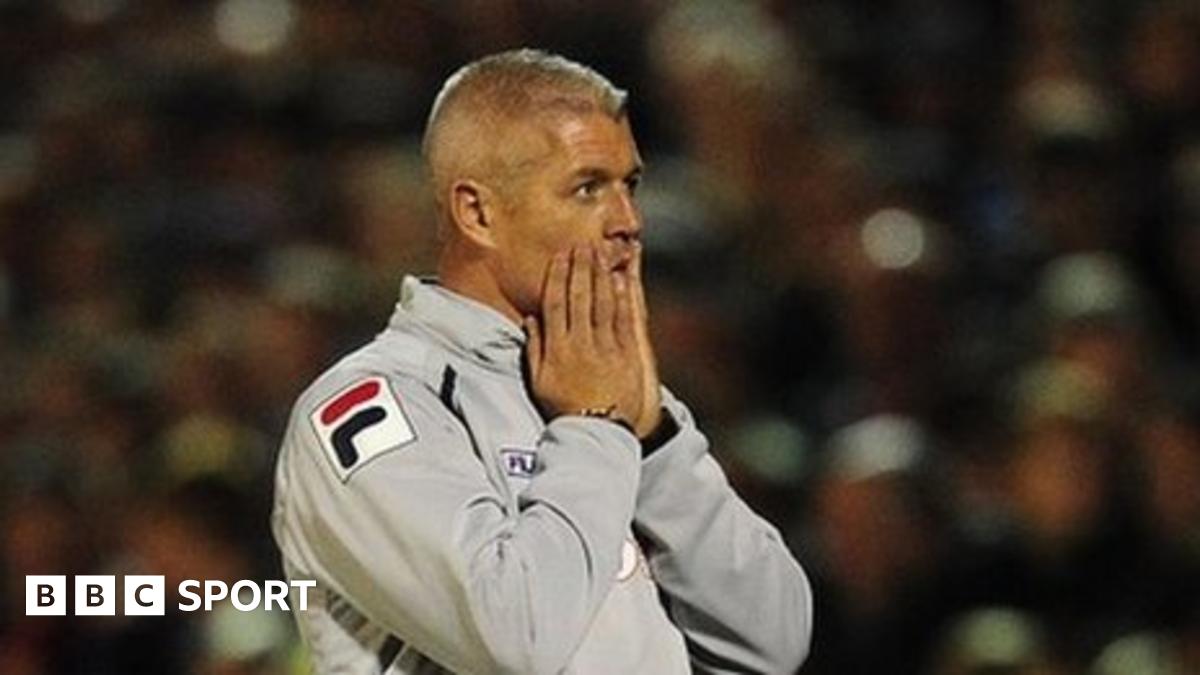 Carlisle United: Graham Kavanagh makes case for full-time job - BBC Sport