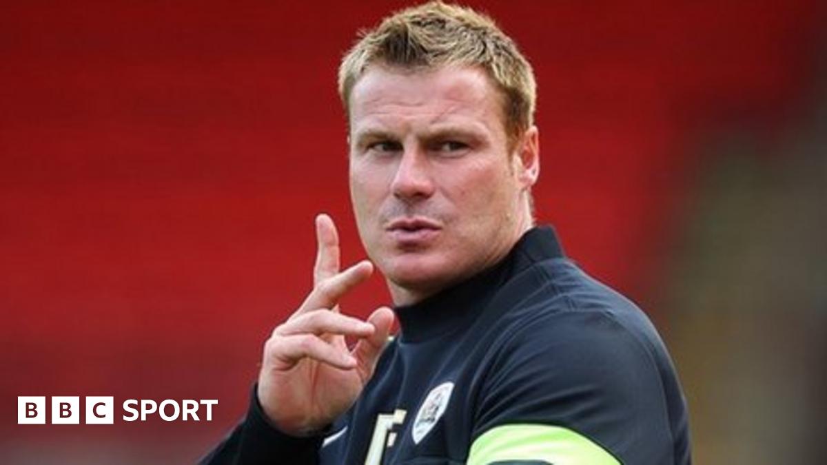 Barnsley: David Flitcroft will retain Dale Jennings - BBC Sport