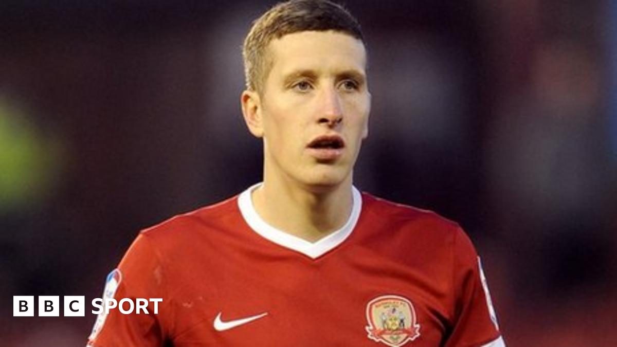 Tranmere Rovers sign Barnsley defender Jim McNulty on loan - BBC Sport