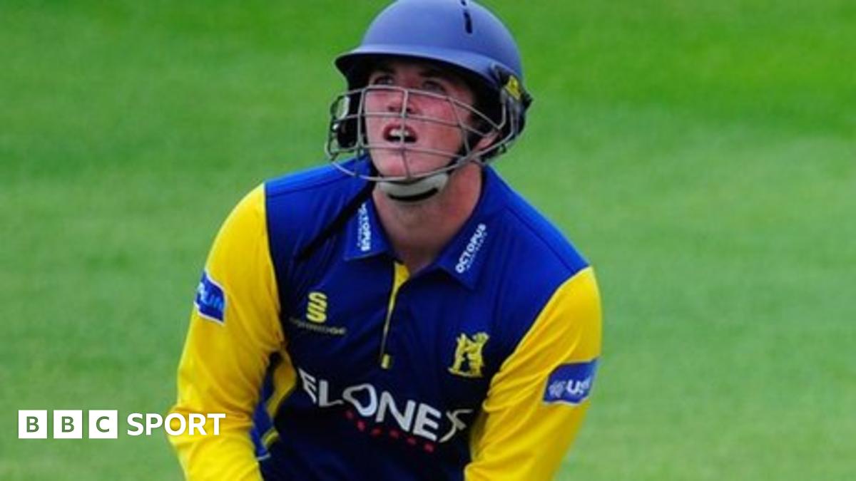 Warwickshire: Youngsters McKay, Lewis and Webb sign for Bears - BBC Sport