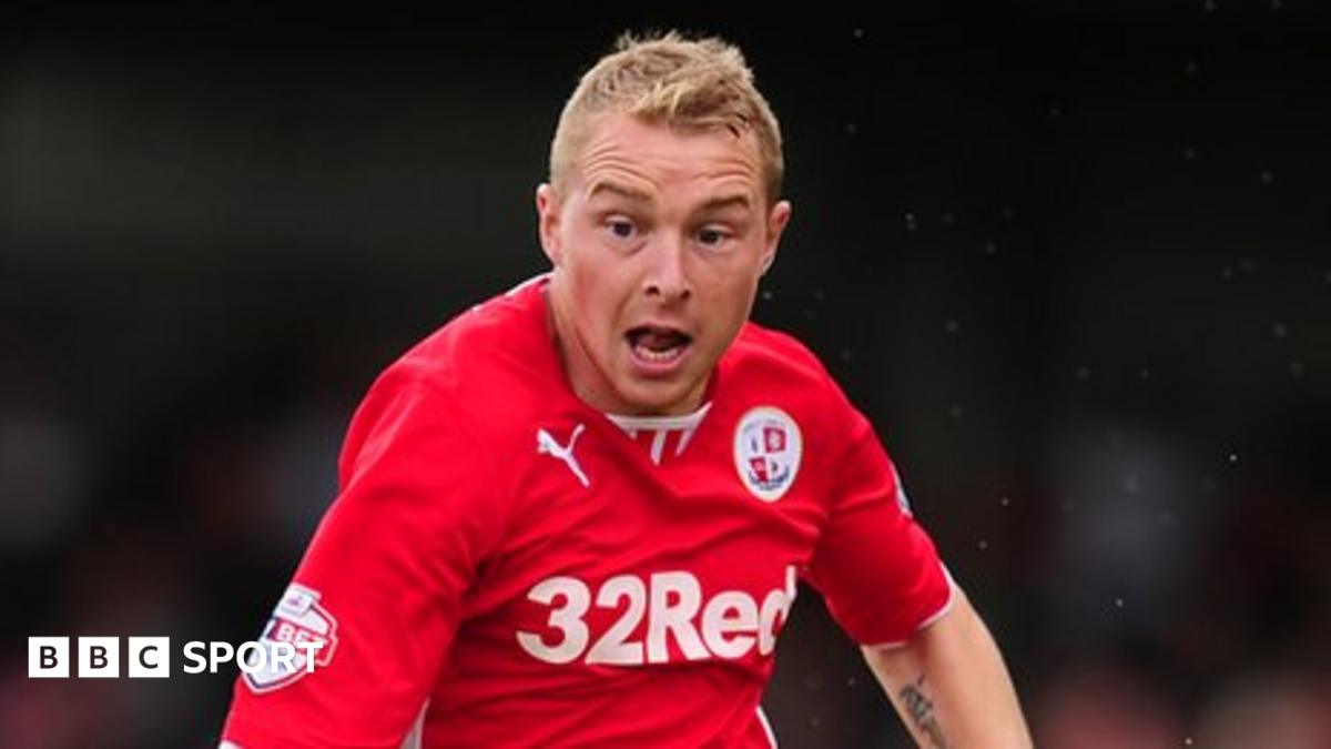 Nicky Adams thriving in Crawley Town creative role - BBC Sport