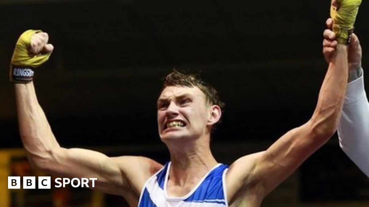 Sean McComb impresses in World Championships victory - BBC Sport