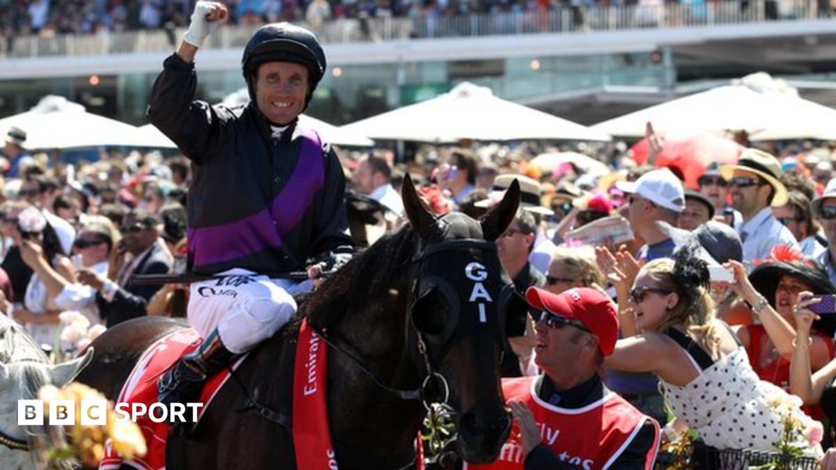 Melbourne Cup: Fiorente beats Red Cadeaux and Mount Athos - BBC Sport