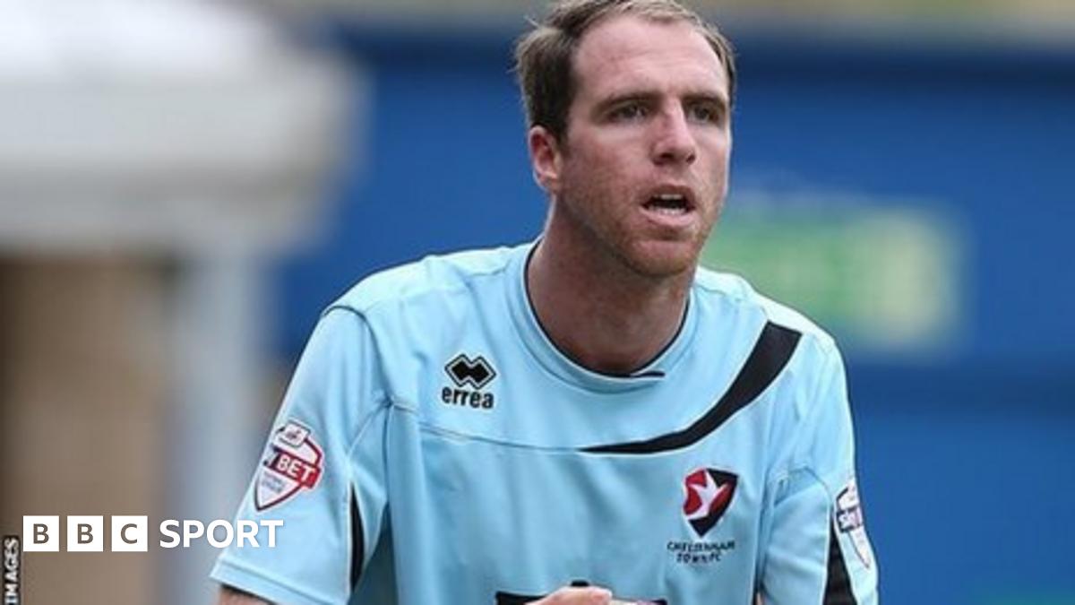 Keith Lowe: York City sign Cheltenham defender - BBC Sport