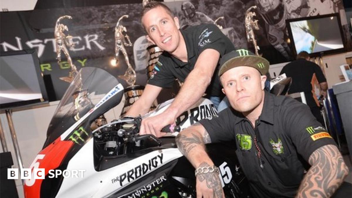 Prodigy singer Keith Flint signs Steve Mercer for Isle of Man TT - BBC ...