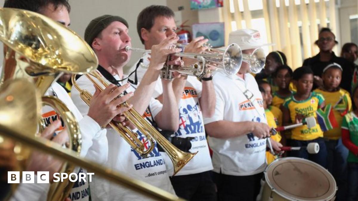 World Cup 2014: England fans' band vow to play on in Brazil - BBC Sport