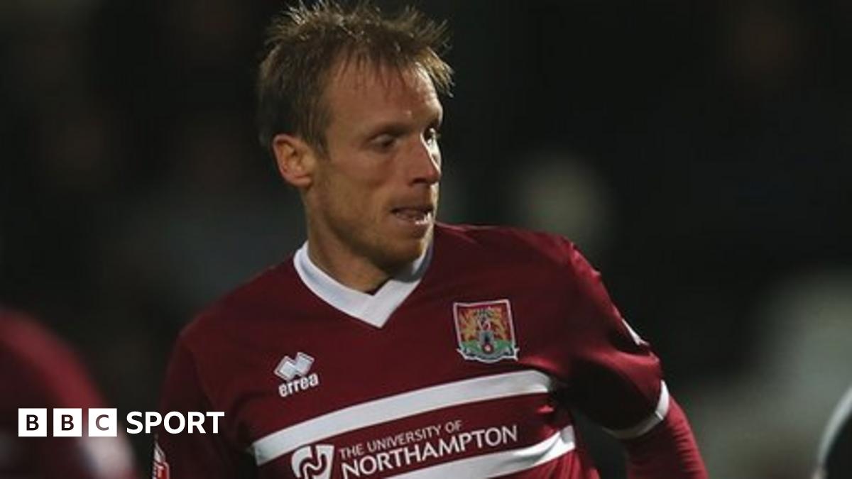 Northampton Town: Ricky Ravenhill extends Cobblers loan - BBC Sport