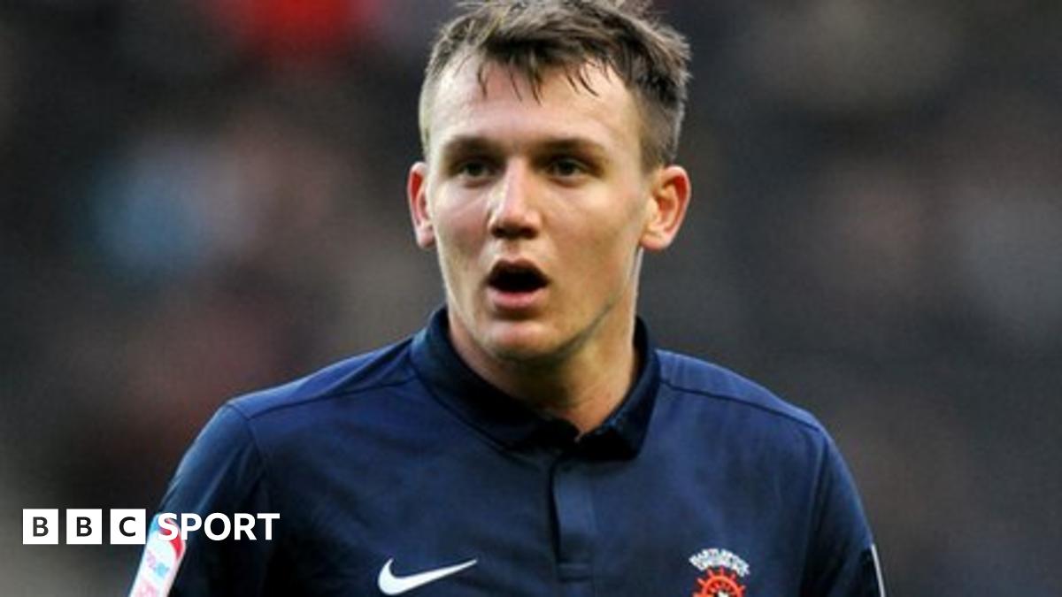 Charlie Wyke: AFC Wimbledon sign Middlesbrough striker on loan - BBC Sport