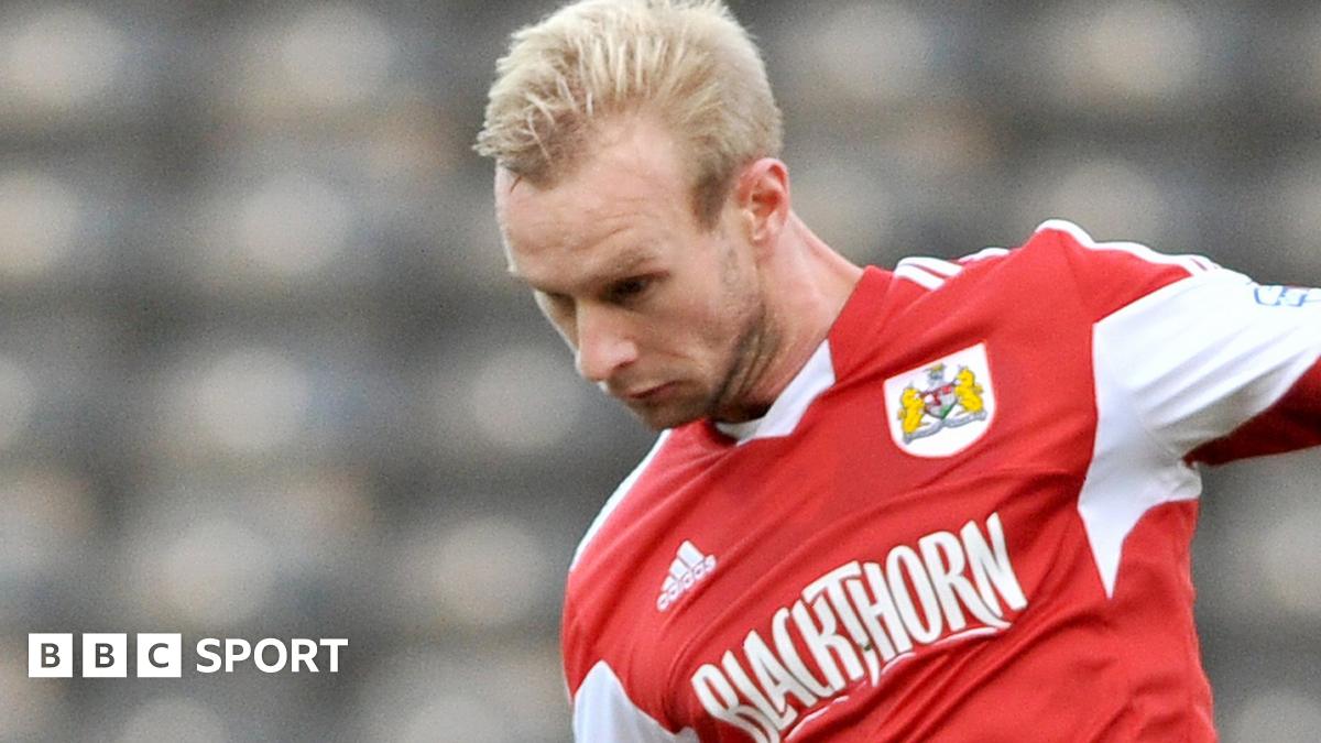 Bristol City: Nottingham Forest's Simon Gillett agrees to stay - BBC Sport