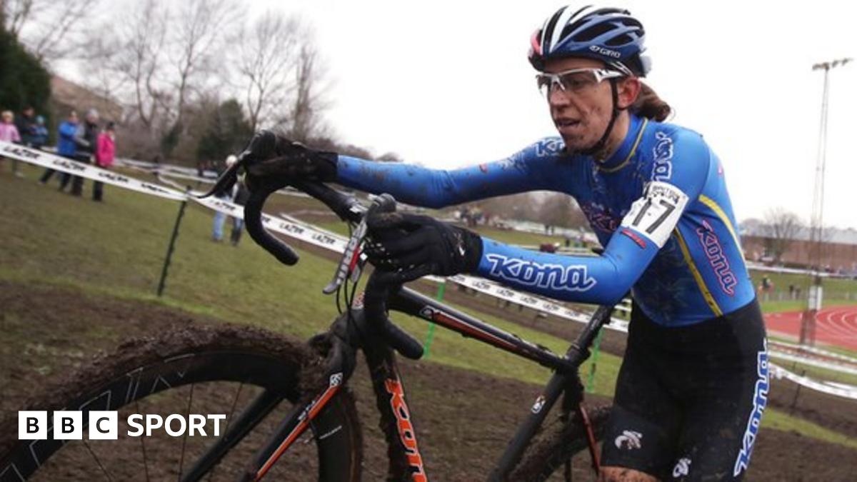 Cyclo-cross: Helen Wyman wins World Championship bronze - BBC Sport